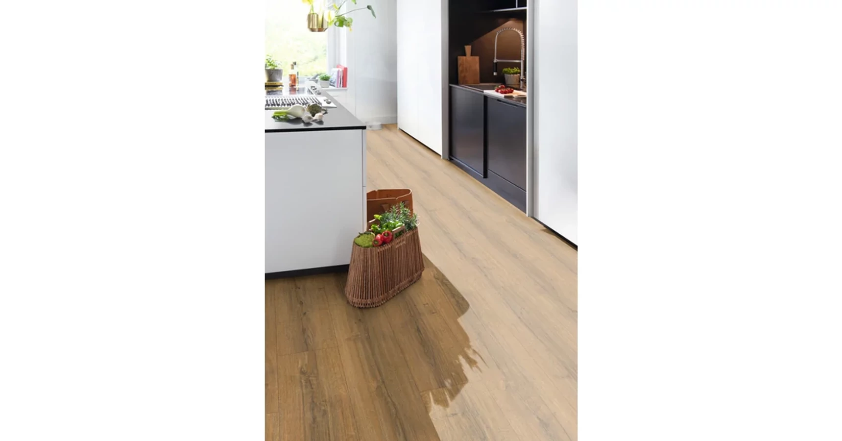 EGGER PRO LARGE 8/33 4V AQ+ Cognac Brown Sherman Oak Laminált EL2402
